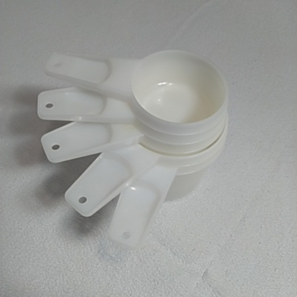 Tupperware | Kitchen | Tupperware Set Of Clear Measuring Cups Rare Full ...